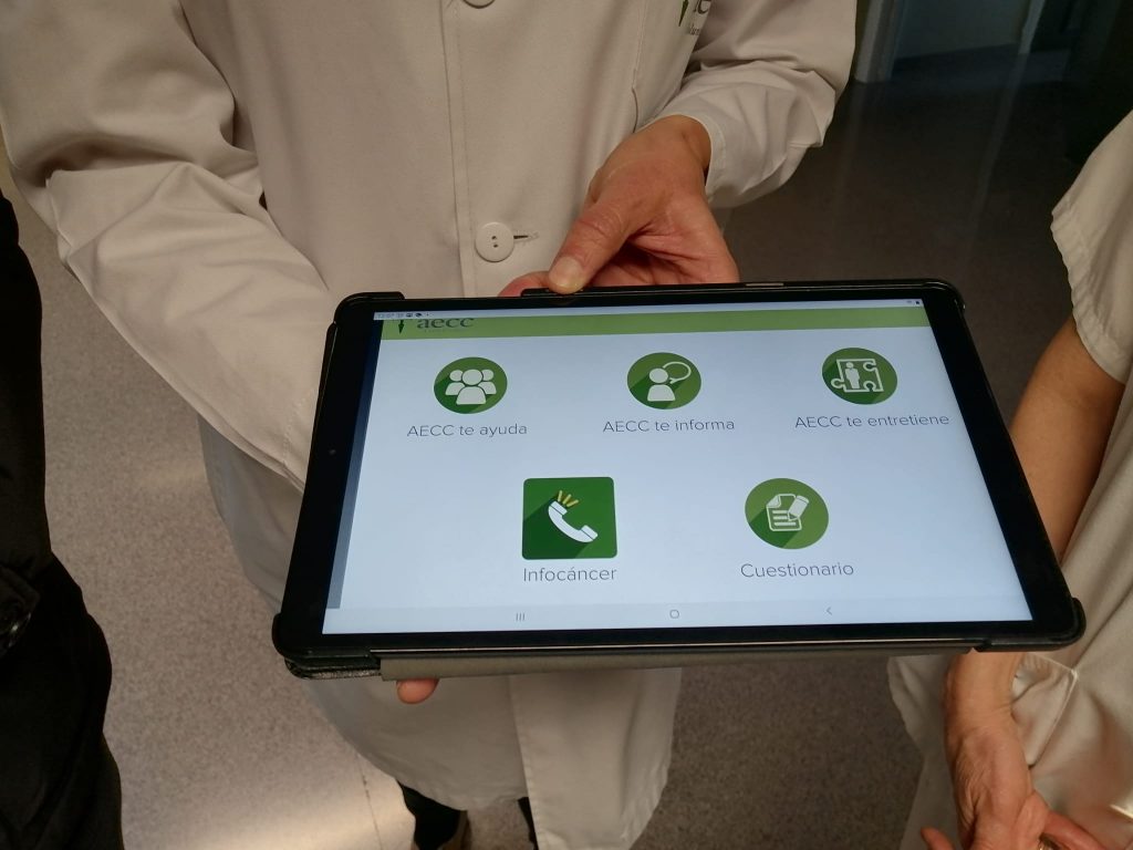 La AECC humaniza la estancia en los hospitales de León y del Bierzo a ...