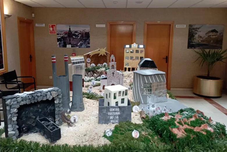 El Ayuntamiento de Bembibre estrena un nuevo Belén artesano realizado ...